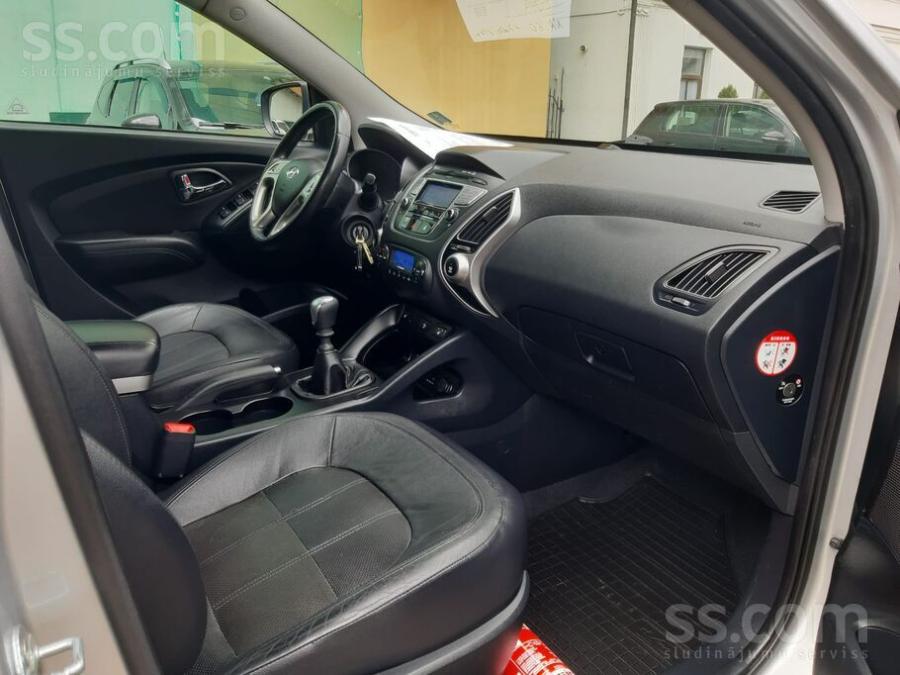 Pelēks Hyundai ix35 2013 Daugavpils, ar dzinēja tilpumu 1.70 L un nobraukumu 0 tūkst. km par 6950 €, foto 24 vietnē AUTOMOTO.COM.LV