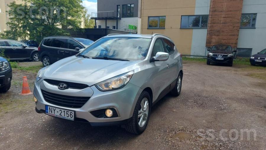 Grey Hyundai ix35 2013 in Daugavpils, with an engine capacity of 1.70 L and mileage of 0 thousand km for 6500 €, photo 1 on AUTOMOTO.COM.LV