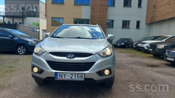 Pelēks Hyundai ix35 2013 Daugavpils, ar dzinēja tilpumu 1.70 L un nobraukumu 0 tūkst. km par 6500 €, foto 3 vietnē AUTOMOTO.COM.LV