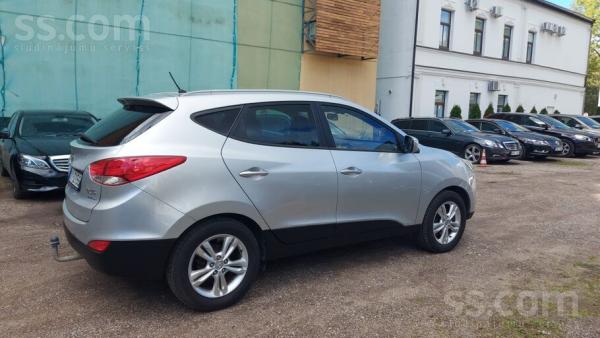 Pelēks Hyundai ix35 2013 Daugavpils, ar dzinēja tilpumu 1.70 L un nobraukumu 0 tūkst. km par 6500 €, foto 7 vietnē AUTOMOTO.COM.LV