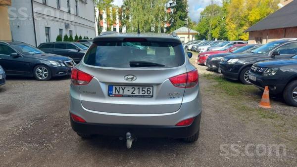 Pelēks Hyundai ix35 2013 Daugavpils, ar dzinēja tilpumu 1.70 L un nobraukumu 0 tūkst. km par 6500 €, foto 9 vietnē AUTOMOTO.COM.LV