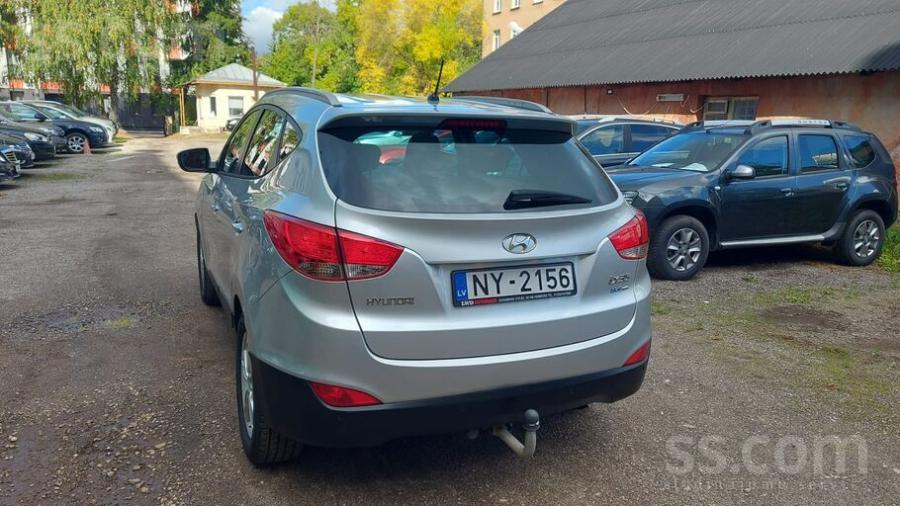 Grey Hyundai ix35 2013 in Daugavpils, with an engine capacity of 1.70 L and mileage of 0 thousand km for 6500 €, photo 10 on AUTOMOTO.COM.LV