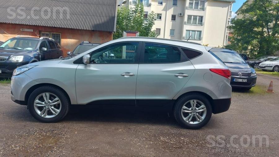 Grey Hyundai ix35 2013 in Daugavpils, with an engine capacity of 1.70 L and mileage of 0 thousand km for 6500 €, photo 11 on AUTOMOTO.COM.LV