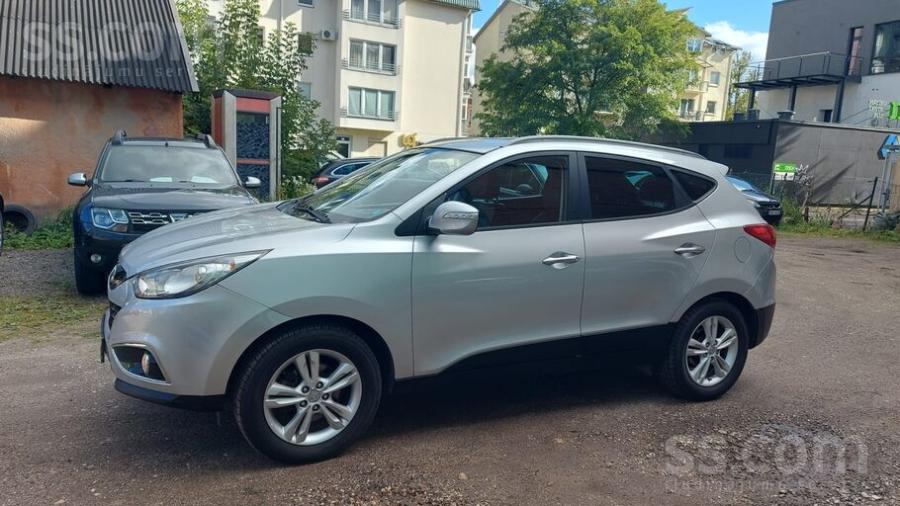 Grey Hyundai ix35 2013 in Daugavpils, with an engine capacity of 1.70 L and mileage of 0 thousand km for 6500 €, photo 13 on AUTOMOTO.COM.LV