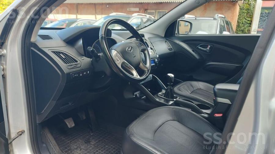 Grey Hyundai ix35 2013 in Daugavpils, with an engine capacity of 1.70 L and mileage of 0 thousand km for 6500 €, photo 15 on AUTOMOTO.COM.LV