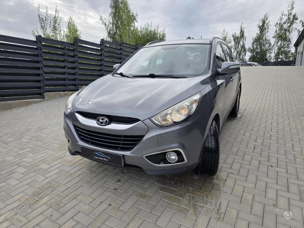 Grey Hyundai ix35 2013 in Telschi, with an engine capacity of 2.00 L and mileage of 161 thousand km for 7600 €, photo 4 on AUTOMOTO.COM.LV
