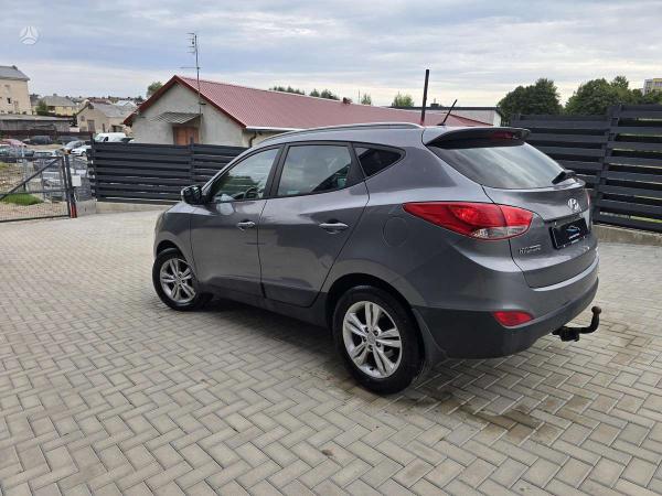 Grey Hyundai ix35 2013 in Telschi, with an engine capacity of 2.00 L and mileage of 161 thousand km for 7600 €, photo 11 on AUTOMOTO.COM.LV