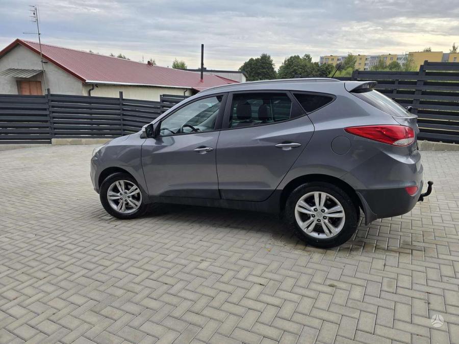 Grey Hyundai ix35 2013 in Telschi, with an engine capacity of 2.00 L and mileage of 161 thousand km for 7600 €, photo 12 on AUTOMOTO.COM.LV