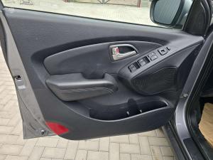 Grey Hyundai ix35 2013 in Telschi, with an engine capacity of 2.00 L and mileage of 161 thousand km for 7600 €, photo 16 on AUTOMOTO.COM.LV