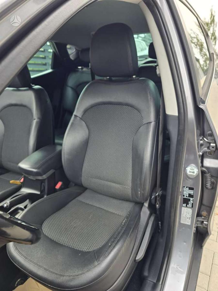 Grey Hyundai ix35 2013 in Telschi, with an engine capacity of 2.00 L and mileage of 161 thousand km for 7600 €, photo 17 on AUTOMOTO.COM.LV