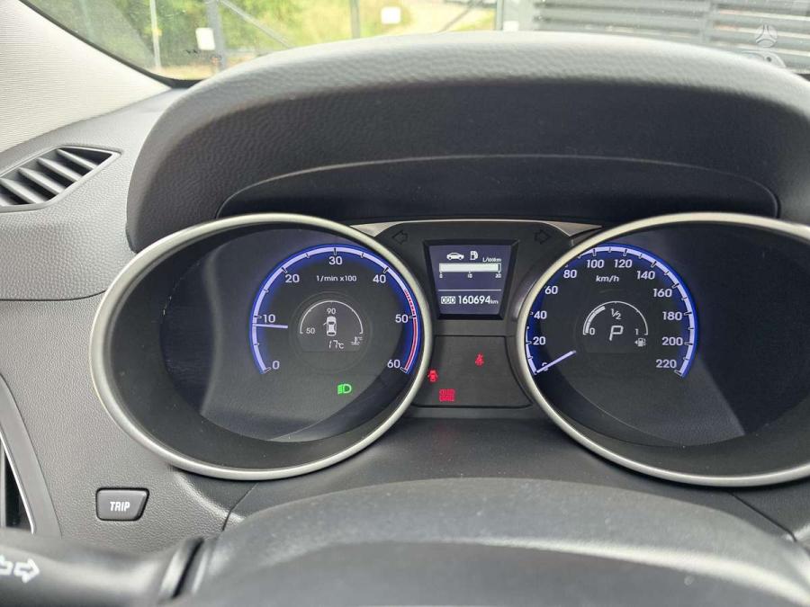 Grey Hyundai ix35 2013 in Telschi, with an engine capacity of 2.00 L and mileage of 161 thousand km for 7600 €, photo 22 on AUTOMOTO.COM.LV