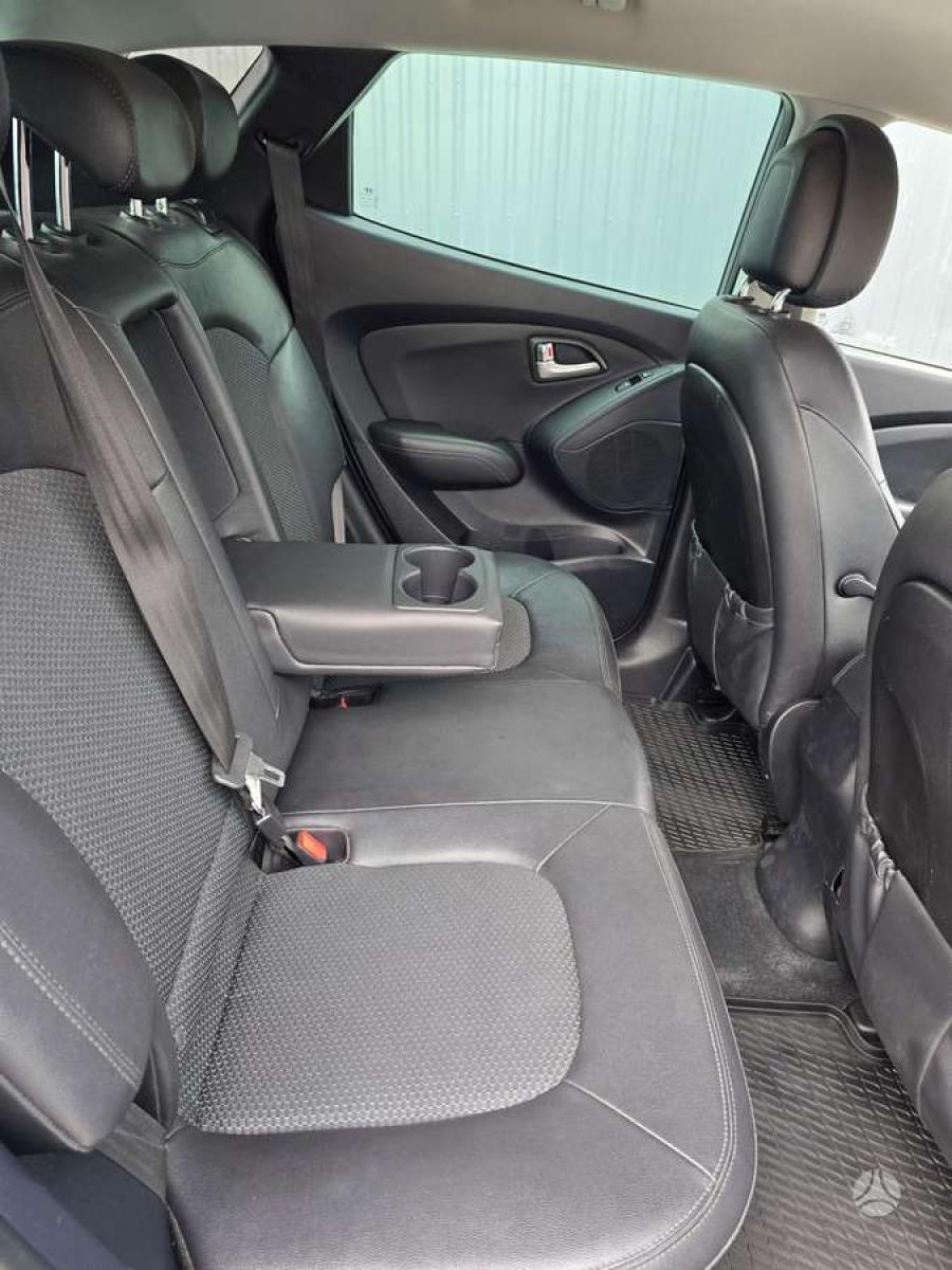 Grey Hyundai ix35 2013 in Telschi, with an engine capacity of 2.00 L and mileage of 161 thousand km for 7600 €, photo 32 on AUTOMOTO.COM.LV