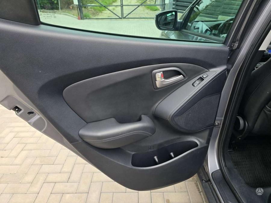 Grey Hyundai ix35 2013 in Telschi, with an engine capacity of 2.00 L and mileage of 161 thousand km for 7600 €, photo 34 on AUTOMOTO.COM.LV