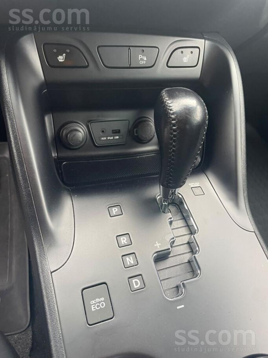 Pelēks Hyundai ix35 2013 Rīga, ar dzinēja tilpumu 2.00 L un nobraukumu 220 tūkst. km par 6200 €, foto 5 vietnē AUTOMOTO.COM.LV