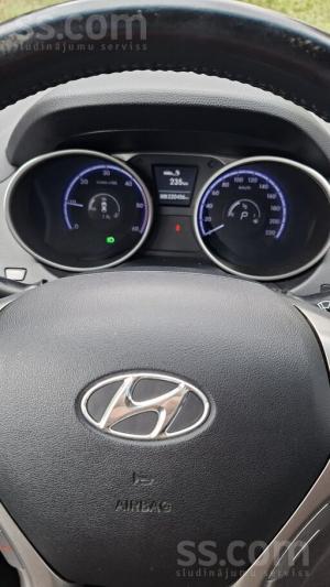 Pelēks Hyundai ix35 2013 Rīga, ar dzinēja tilpumu 2.00 L un nobraukumu 220 tūkst. km par 6200 €, foto 9 vietnē AUTOMOTO.COM.LV