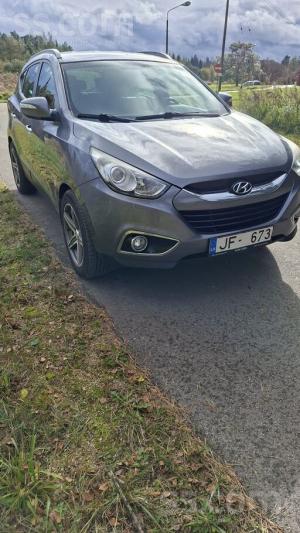 Pelēks Hyundai ix35 2013 Rīga, ar dzinēja tilpumu 2.00 L un nobraukumu 220 tūkst. km par 6200 €, foto 21 vietnē AUTOMOTO.COM.LV