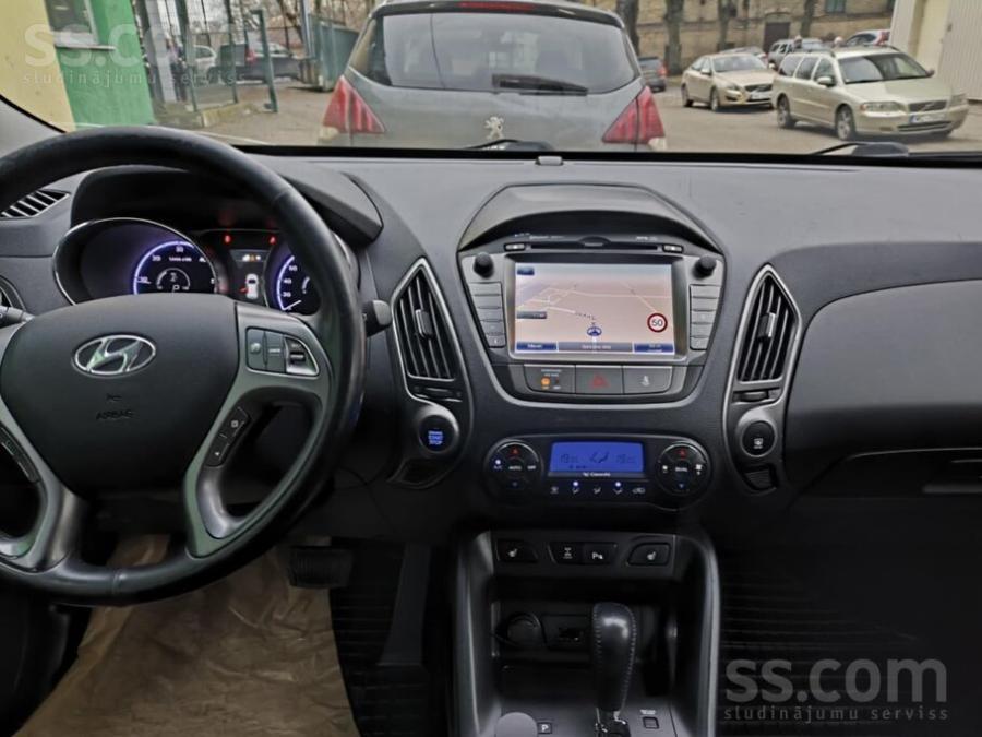 Pelēks Hyundai ix35 2014 Rīga, ar dzinēja tilpumu 2.00 L un nobraukumu 134 tūkst. km par 10500 €, foto 5 vietnē AUTOMOTO.COM.LV