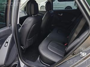 Pelēks Hyundai ix35 2014 Rīga, ar dzinēja tilpumu 2.00 L un nobraukumu 134 tūkst. km par 10500 €, foto 7 vietnē AUTOMOTO.COM.LV
