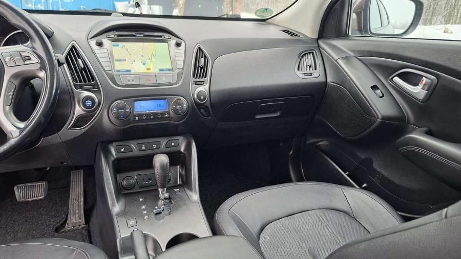 Grey Hyundai ix35 2014 in Kaunas, with an engine capacity of 2.00 L and mileage of 139 thousand km for 8650 €, photo 21 on AUTOMOTO.COM.LV