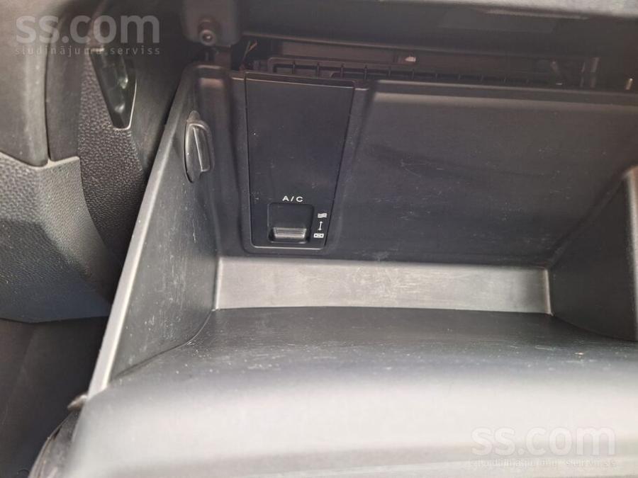 Pelēks Hyundai ix35 2014 Daugavpils, ar dzinēja tilpumu 1.70 L un nobraukumu 0 tūkst. km par 7250 €, foto 16 vietnē AUTOMOTO.COM.LV