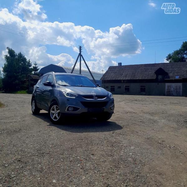 Grey Hyundai ix35 2014 in Marijampole, with an engine capacity of 1.70 L and mileage of 320 thousand km for 4850 €, photo 1 on AUTOMOTO.COM.LV