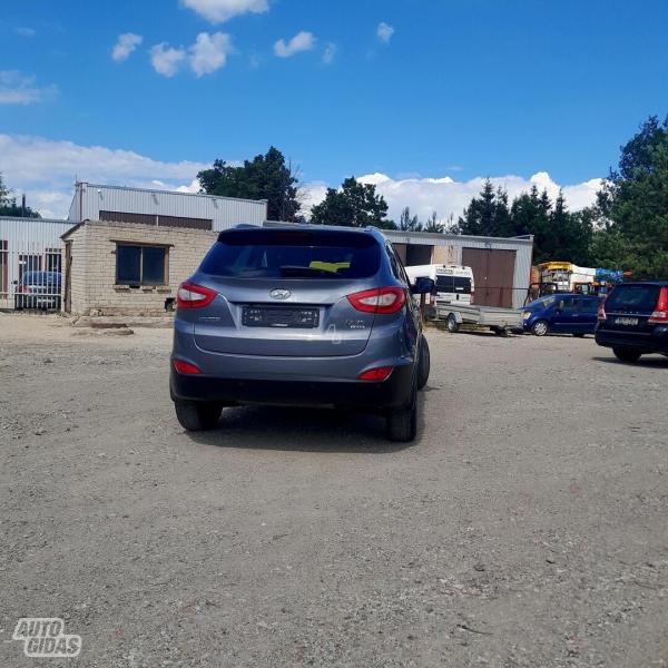 Grey Hyundai ix35 2014 in Marijampole, with an engine capacity of 1.70 L and mileage of 320 thousand km for 4850 €, photo 8 on AUTOMOTO.COM.LV