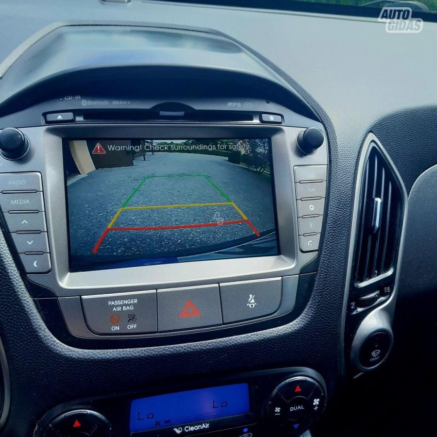 Grey Hyundai ix35 2014 in Marijampole, with an engine capacity of 1.70 L and mileage of 320 thousand km for 4850 €, photo 10 on AUTOMOTO.COM.LV