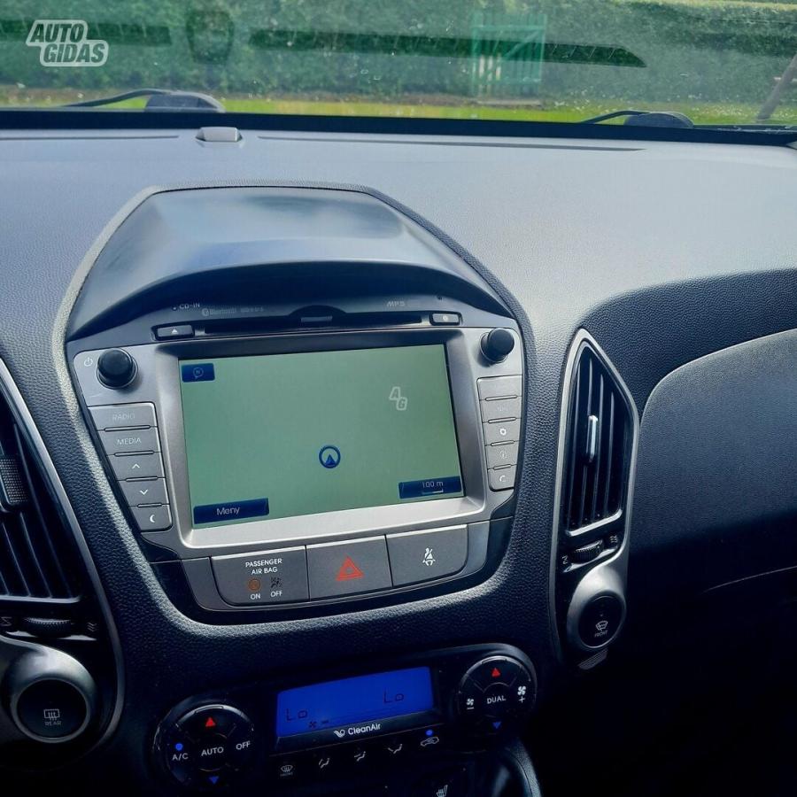 Grey Hyundai ix35 2014 in Marijampole, with an engine capacity of 1.70 L and mileage of 320 thousand km for 4850 €, photo 11 on AUTOMOTO.COM.LV