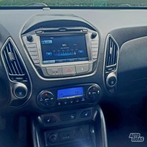 Grey Hyundai ix35 2014 in Marijampole, with an engine capacity of 1.70 L and mileage of 320 thousand km for 4850 €, photo 12 on AUTOMOTO.COM.LV