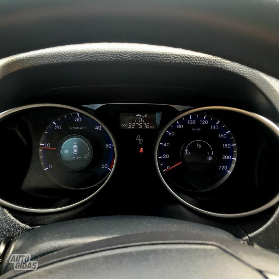 Grey Hyundai ix35 2014 in Marijampole, with an engine capacity of 1.70 L and mileage of 320 thousand km for 4850 €, photo 16 on AUTOMOTO.COM.LV