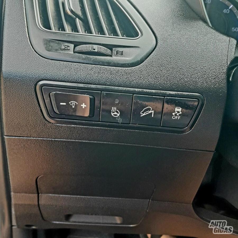 Grey Hyundai ix35 2014 in Marijampole, with an engine capacity of 1.70 L and mileage of 320 thousand km for 4850 €, photo 17 on AUTOMOTO.COM.LV