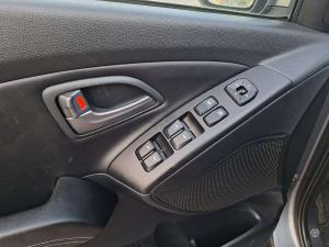 Grey Hyundai ix35 2014 in Jonava, with an engine capacity of 1.69 L and mileage of 178 thousand km for 6250 €, photo 16 on AUTOMOTO.COM.LV