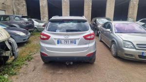 Grey Hyundai ix35 2014 in Taurage, with an engine capacity of 1.69 L and mileage of 230 thousand km for 5950 €, photo 3 on AUTOMOTO.COM.LV