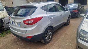 Grey Hyundai ix35 2014 in Taurage, with an engine capacity of 1.69 L and mileage of 230 thousand km for 5950 €, photo 4 on AUTOMOTO.COM.LV