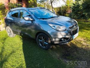 Grey Hyundai ix35 2014 in Riga, with an engine capacity of 1.70 L and mileage of 240 thousand km for 5500 €, photo  on AUTOMOTO.COM.LV