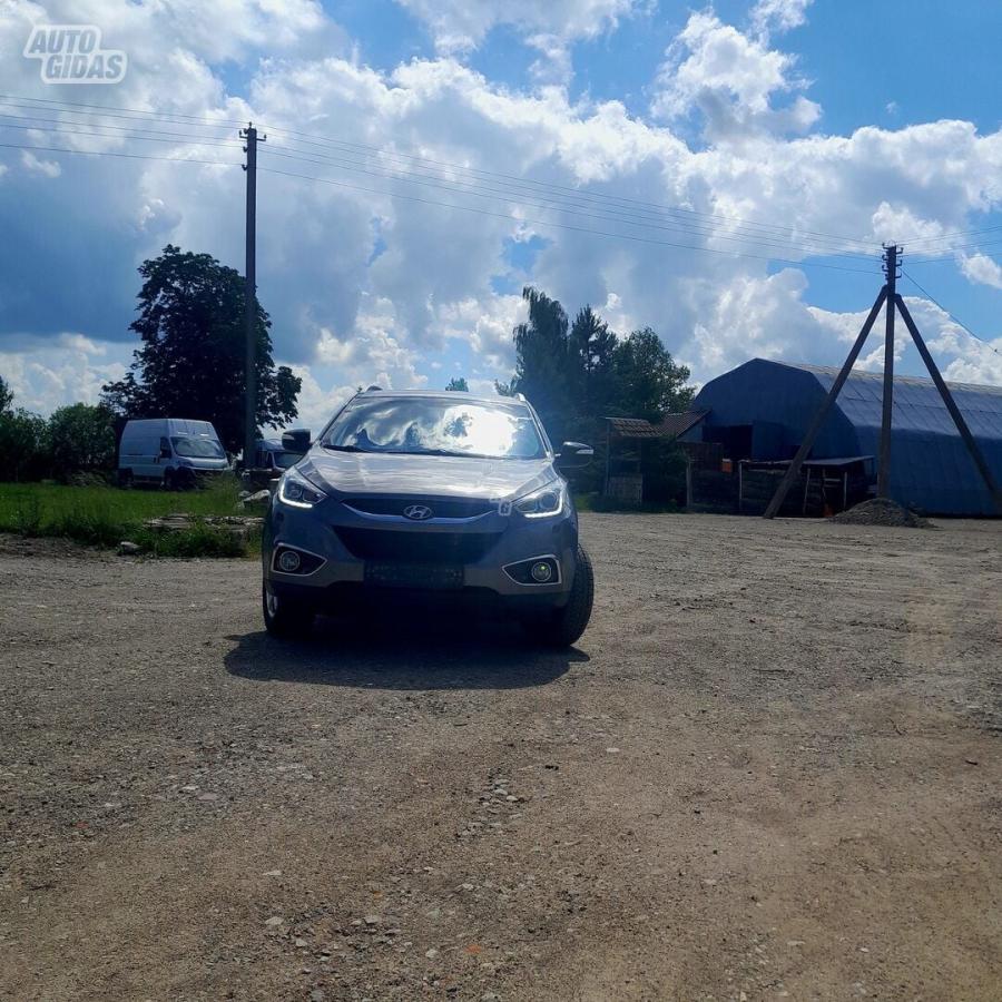 Pelēks Hyundai ix35 2014 Marijampole, ar dzinēja tilpumu 1.70 L un nobraukumu 310 tūkst. km par 4950 €, foto 4 vietnē AUTOMOTO.COM.LV