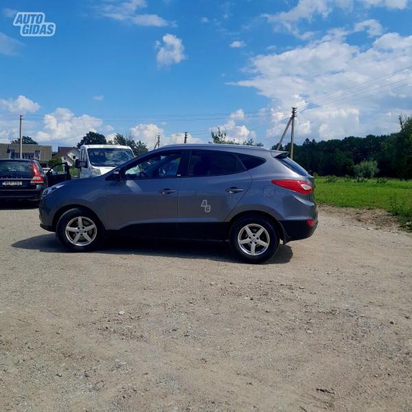 Pelēks Hyundai ix35 2014 Marijampole, ar dzinēja tilpumu 1.70 L un nobraukumu 310 tūkst. km par 4950 €, foto 5 vietnē AUTOMOTO.COM.LV