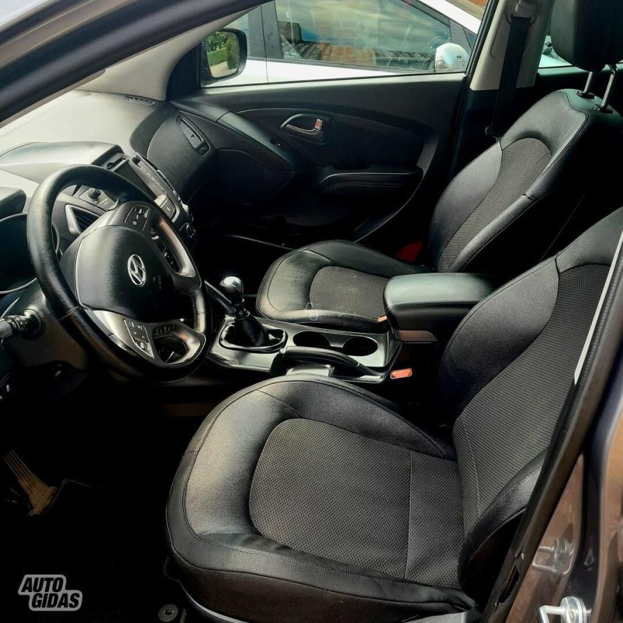 Pelēks Hyundai ix35 2014 Marijampole, ar dzinēja tilpumu 1.70 L un nobraukumu 310 tūkst. km par 4950 €, foto 11 vietnē AUTOMOTO.COM.LV