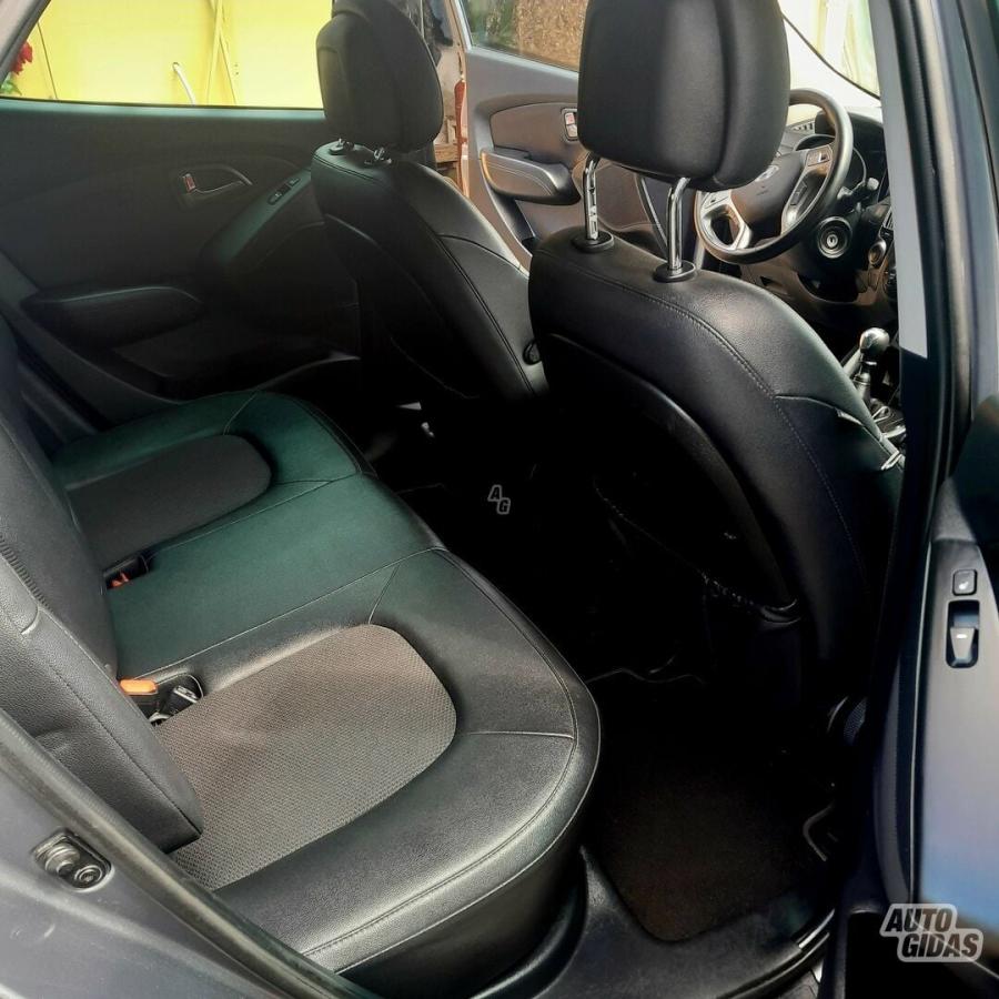 Pelēks Hyundai ix35 2014 Marijampole, ar dzinēja tilpumu 1.70 L un nobraukumu 310 tūkst. km par 4950 €, foto 18 vietnē AUTOMOTO.COM.LV