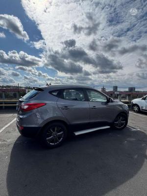 Grey Hyundai ix35 2014 in Vilnius, with an engine capacity of 2.00 L and mileage of 185 thousand km for 7000 €, photo 3 on AUTOMOTO.COM.LV