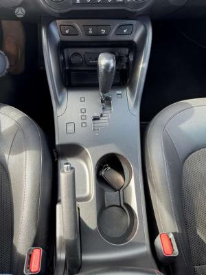 Grey Hyundai ix35 2014 in Vilnius, with an engine capacity of 2.00 L and mileage of 185 thousand km for 7000 €, photo 4 on AUTOMOTO.COM.LV