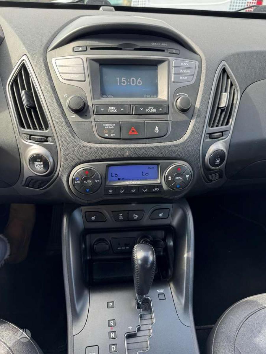 Grey Hyundai ix35 2014 in Vilnius, with an engine capacity of 2.00 L and mileage of 185 thousand km for 7000 €, photo 5 on AUTOMOTO.COM.LV