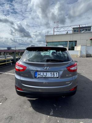 Grey Hyundai ix35 2014 in Vilnius, with an engine capacity of 2.00 L and mileage of 185 thousand km for 7000 €, photo 6 on AUTOMOTO.COM.LV