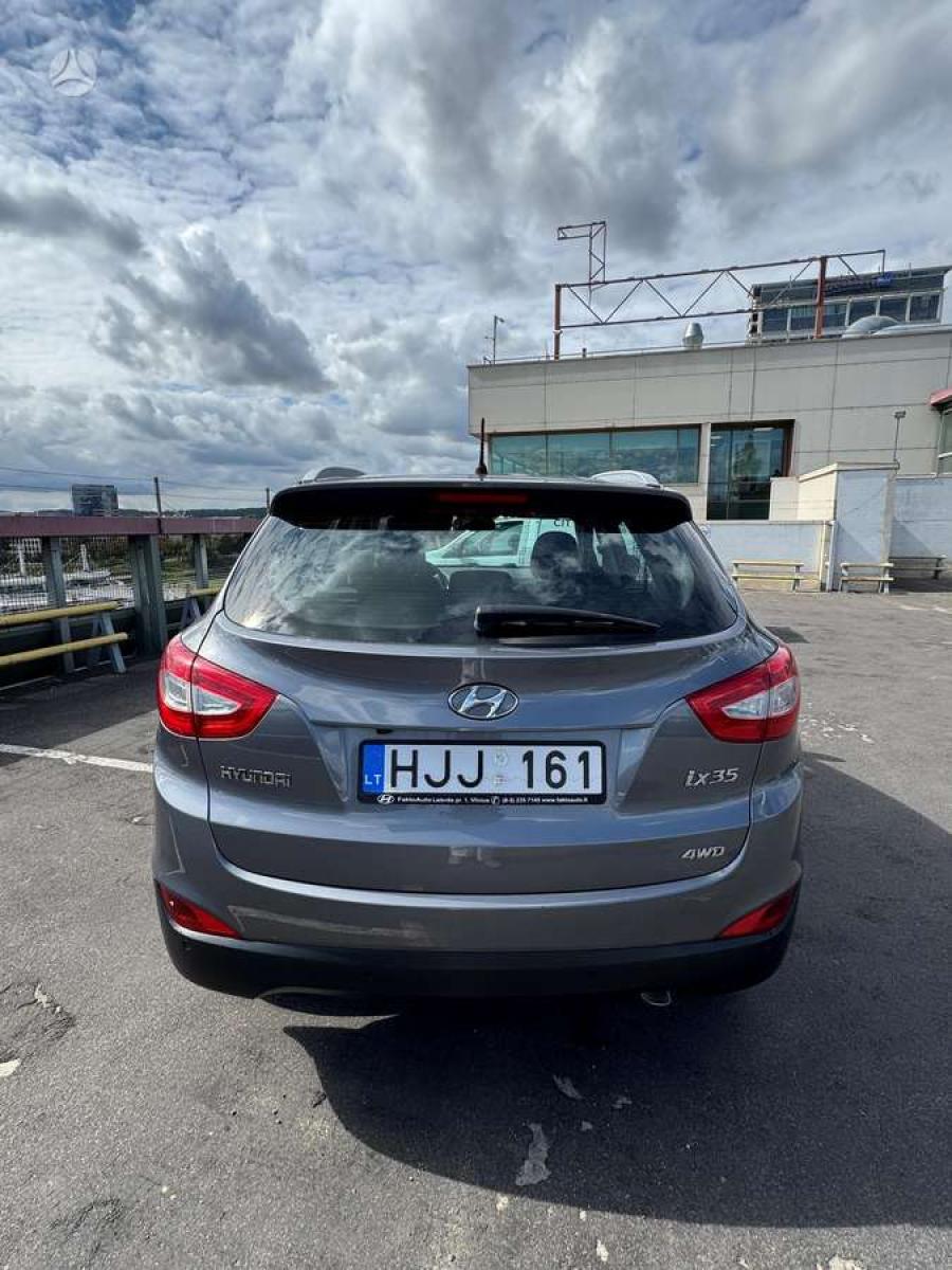 Grey Hyundai ix35 2014 in Vilnius, with an engine capacity of 2.00 L and mileage of 185 thousand km for 7000 €, photo 6 on AUTOMOTO.COM.LV