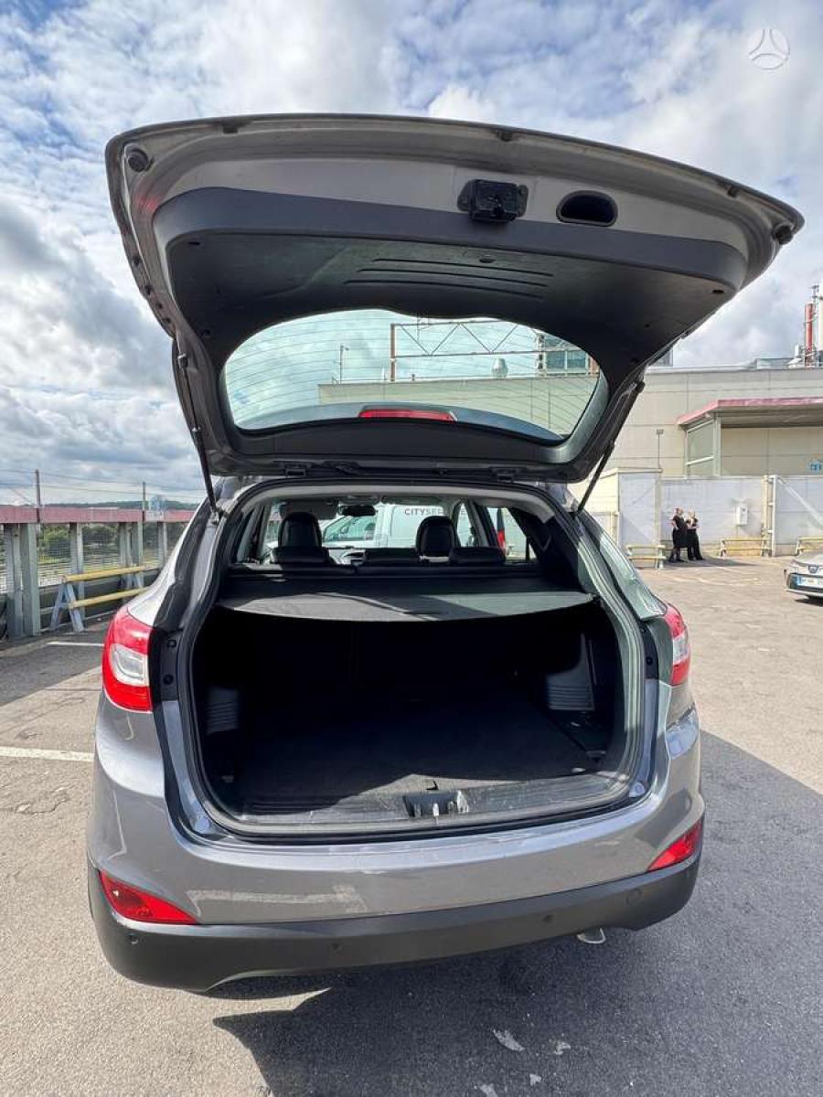 Grey Hyundai ix35 2014 in Vilnius, with an engine capacity of 2.00 L and mileage of 185 thousand km for 7000 €, photo 8 on AUTOMOTO.COM.LV