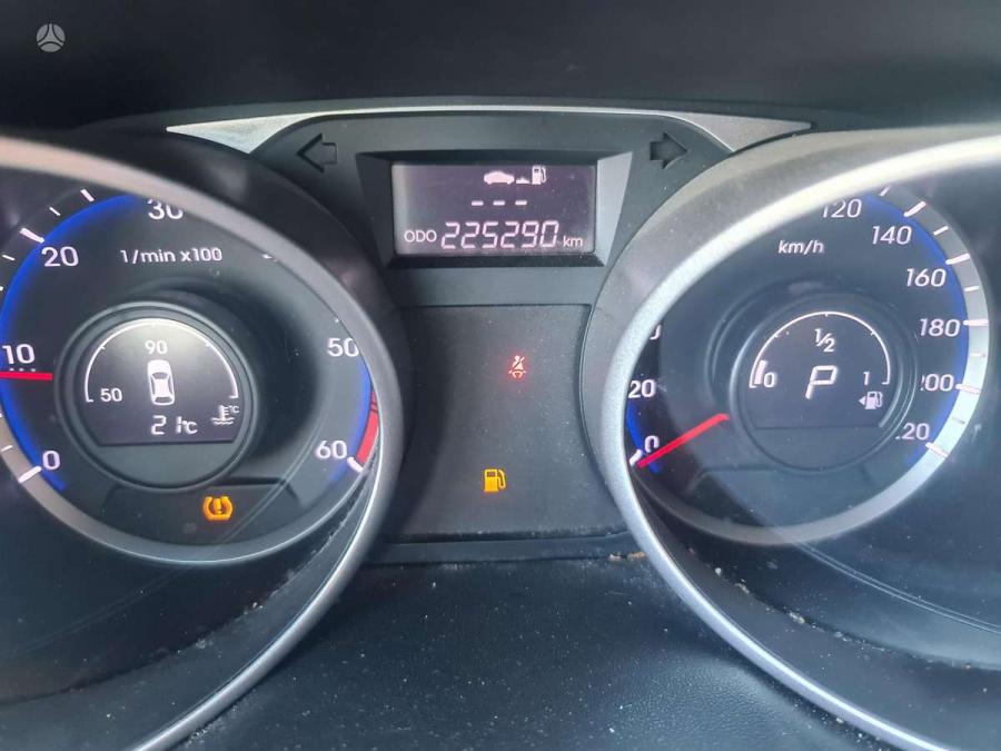 Pelēks Hyundai ix35 2014 Tauragė, ar dzinēja tilpumu 2.00 L un nobraukumu 225 tūkst. km par 7200 €, foto 15 vietnē AUTOMOTO.COM.LV