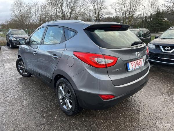 Pelēks Hyundai ix35 2015 Alīta, ar dzinēja tilpumu 1.60 L un nobraukumu 230 tūkst. km par 7800 €, foto 4 vietnē AUTOMOTO.COM.LV