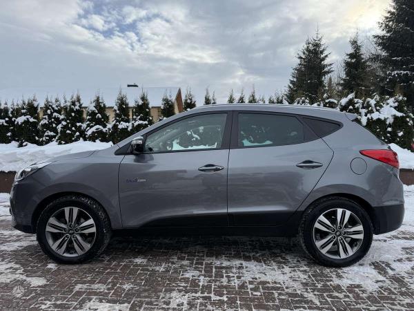 Grey Hyundai ix35 2015 in Utena, with an engine capacity of 1.69 L and mileage of 260 thousand km for 7990 €, photo 6 on AUTOMOTO.COM.LV
