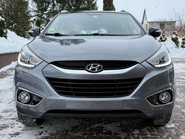 Grey Hyundai ix35 2015 in Utena, with an engine capacity of 1.69 L and mileage of 260 thousand km for 7990 €, photo 7 on AUTOMOTO.COM.LV