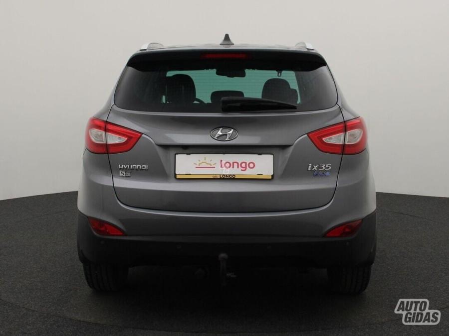 Grey Hyundai ix35 2015 in Vilnius, with an engine capacity of 1.60 L and mileage of 160 thousand km for 10399 €, photo 5 on AUTOMOTO.COM.LV